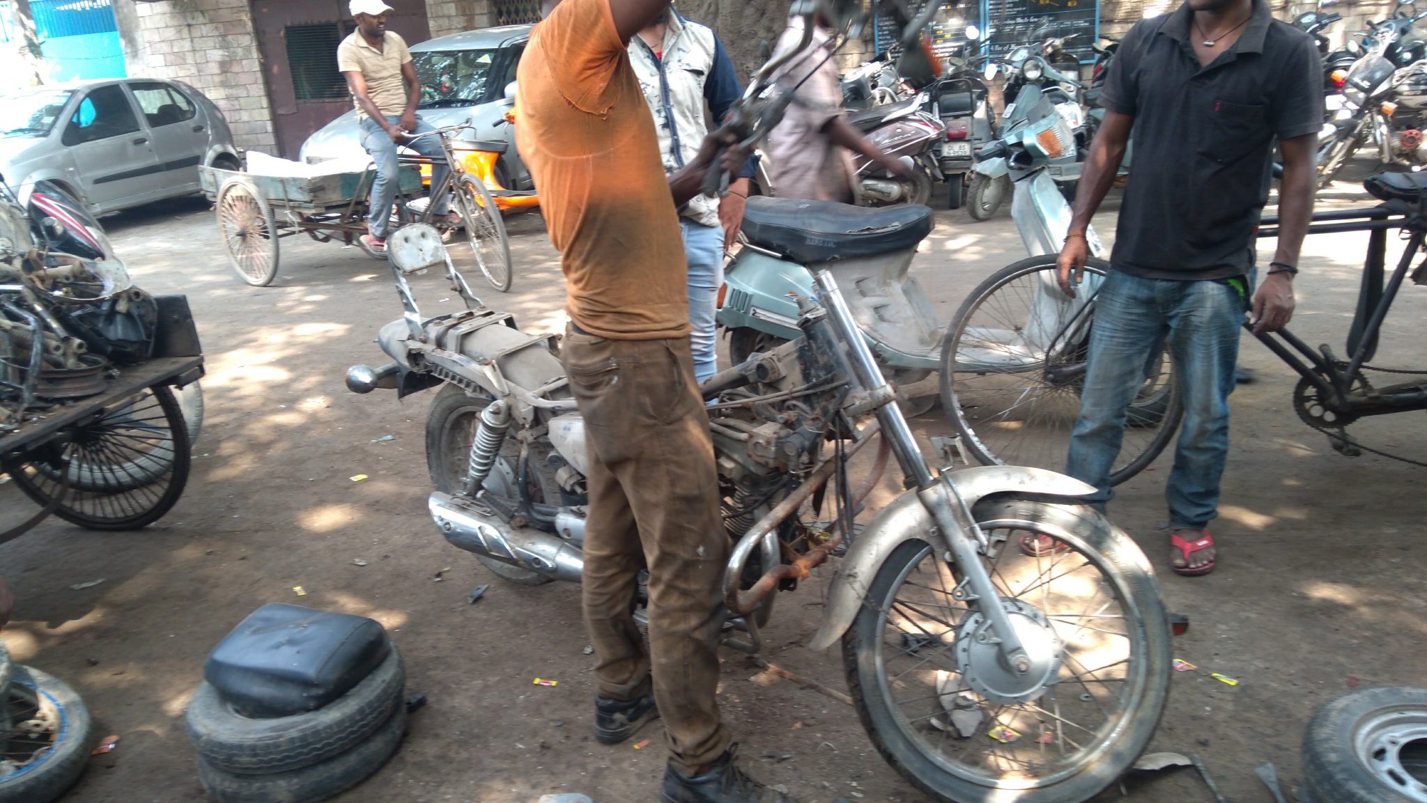 MAYAPURI CAR MARKET